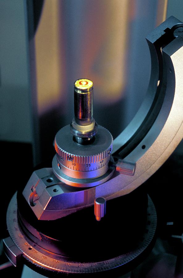 Forensic Ballistics Test by Patrick Landmann / Science Photo Library