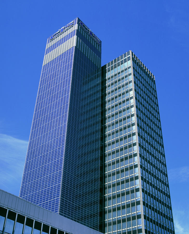 Photovoltaic Cladding by Martin Bond / Science Photo Library