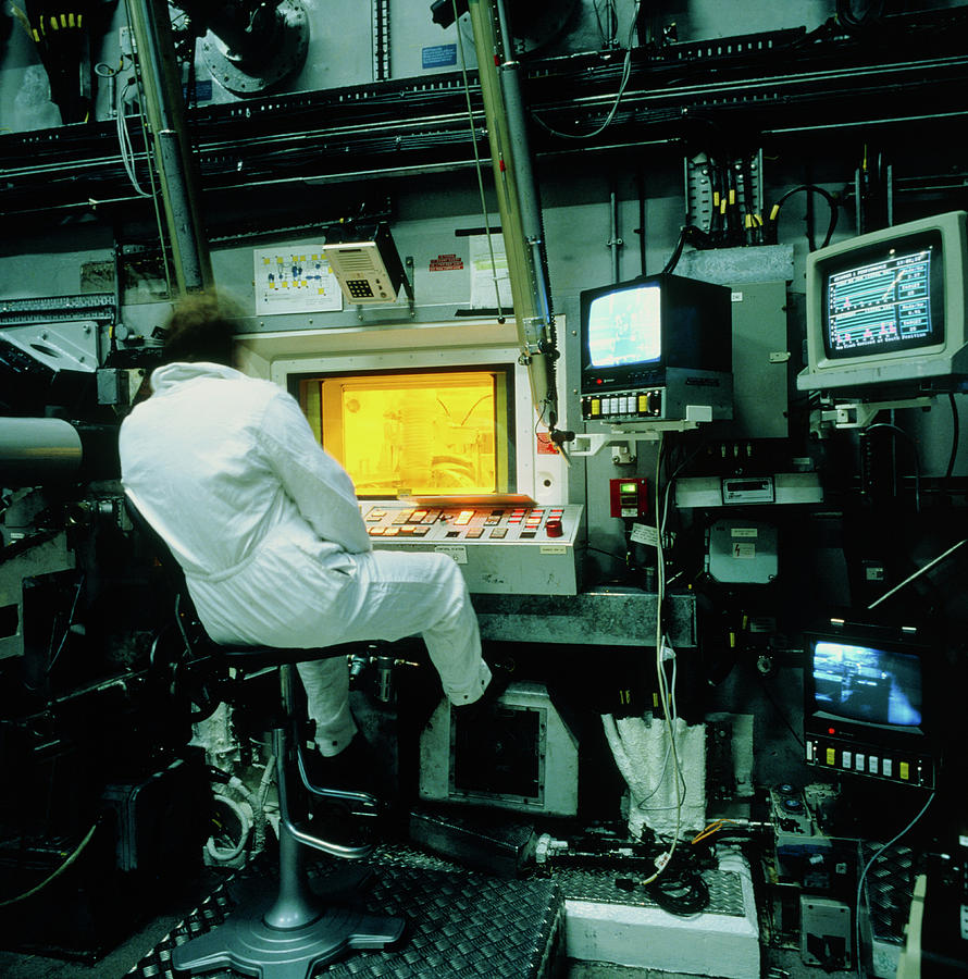 Remote Decanning Of Magnox Fuel Elements by Mere Words / Science Photo ...