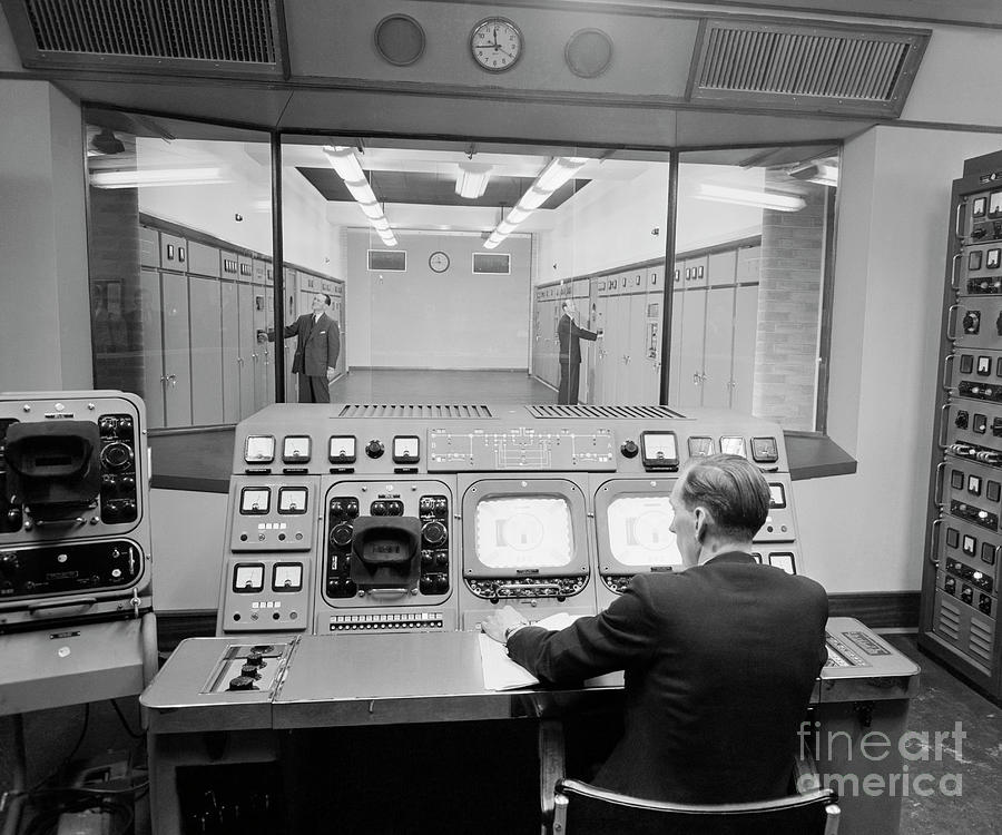 Interior Of Bbc Tv Transmitting Station by Bettmann