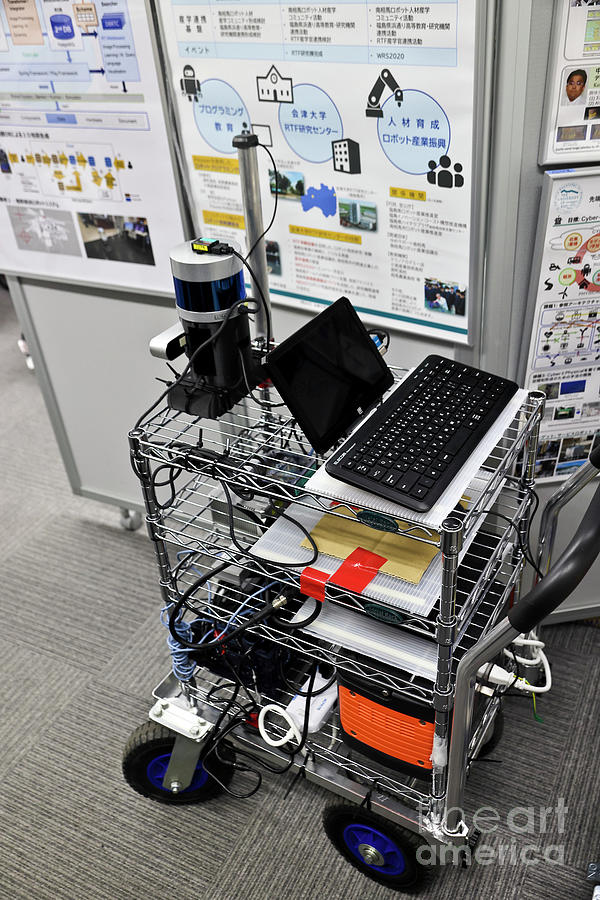 Test Robot Platform by Andy Crump / Science Photo Library