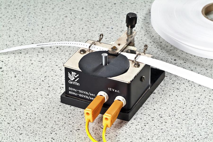 Ticker Tape Timer Experiment by Martyn F. Chillmaid / Science Photo Library