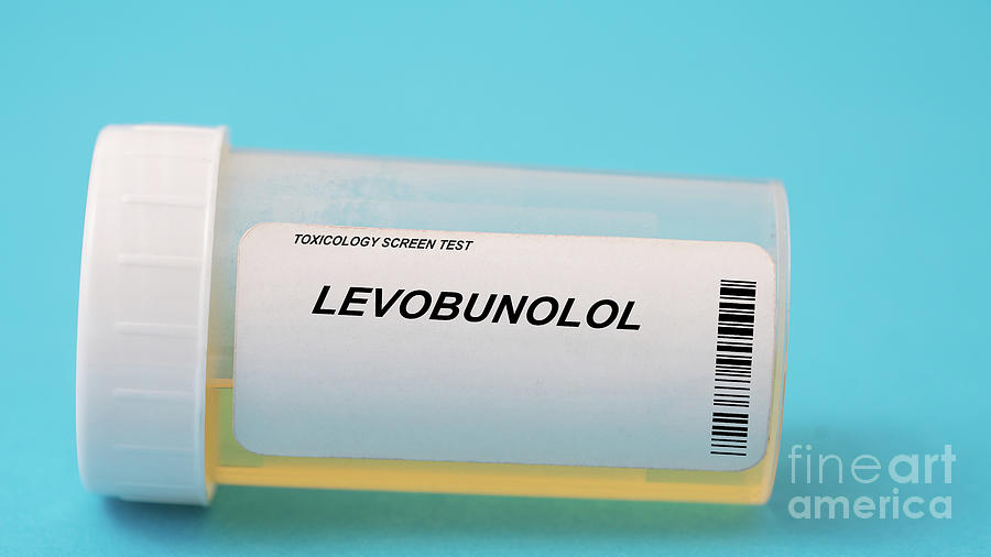 Urine Test For Levobunolol by Wladimir Bulgar / Science Photo Library