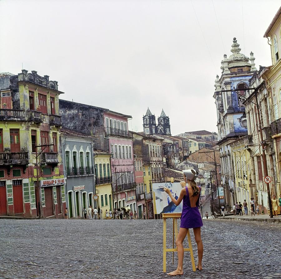 Veruschka Painting In Brazil by Franco Rubartelli