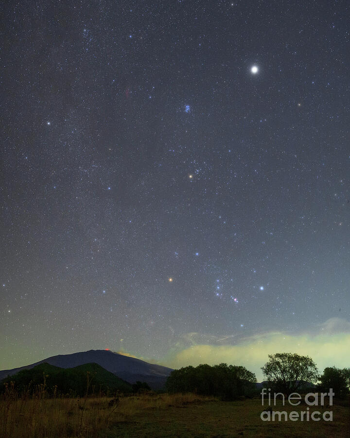 Winter Constellations Over Mount Etna by Amirreza Kamkar / Science ...
