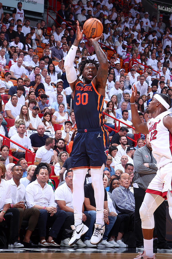 Julius Randle #6 by Nathaniel S. Butler